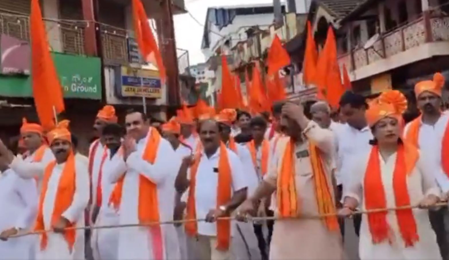 کرناٹک میں عالمی یوم عدم تشدد کے موقع پر اشتعال انگیز نعروں کے ساتھ ...